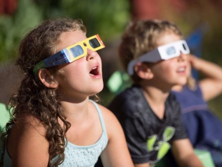 15 DIY Solar Eclipse Glasses Ideas For Everyone - All Sands