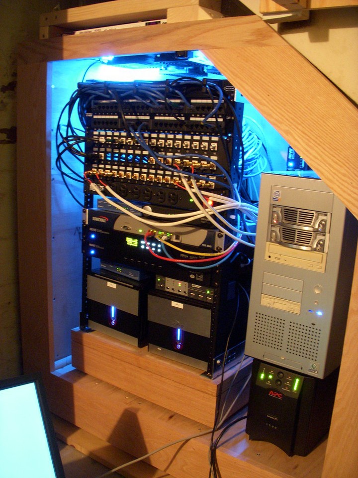 13 DIY Server Rack Plans For Data Centers - All Sands