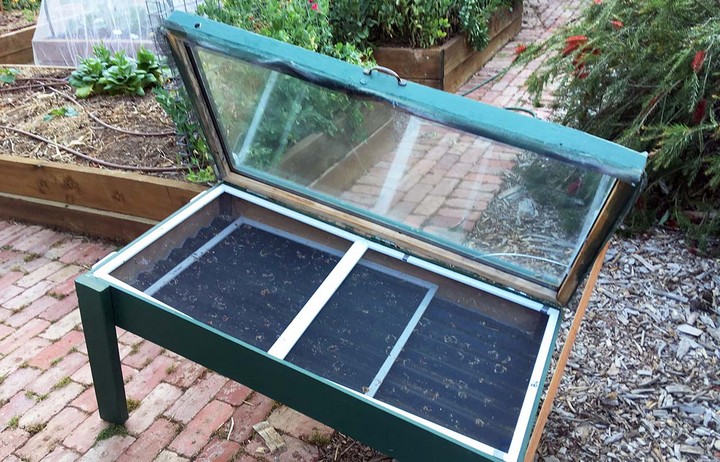 14 Best DIY Solar Food Dehydrator Projects - All Sands