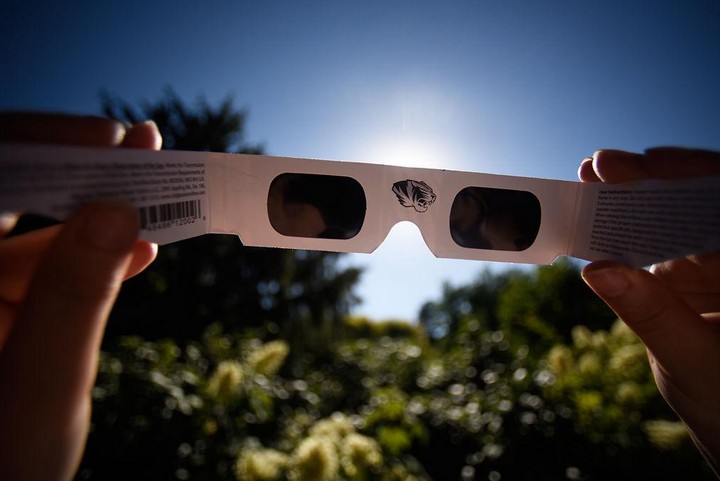 15 DIY Solar Eclipse Glasses Ideas For Everyone - All Sands