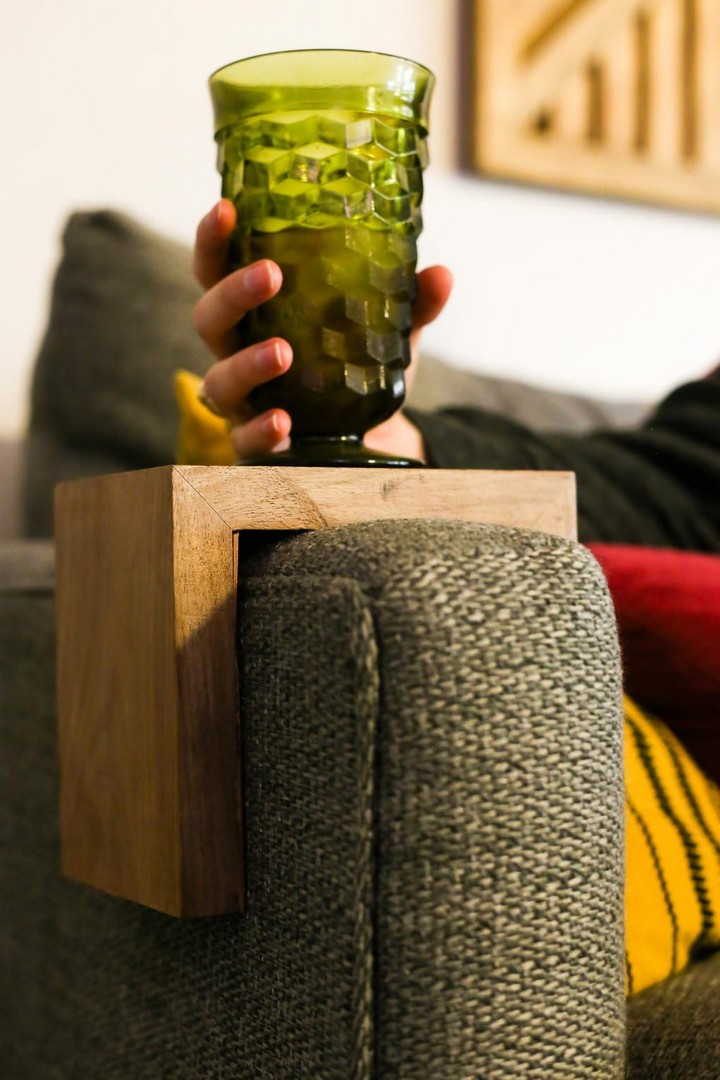 27 DIY Sofa Arm Table Ideas For Living Room - All Sands