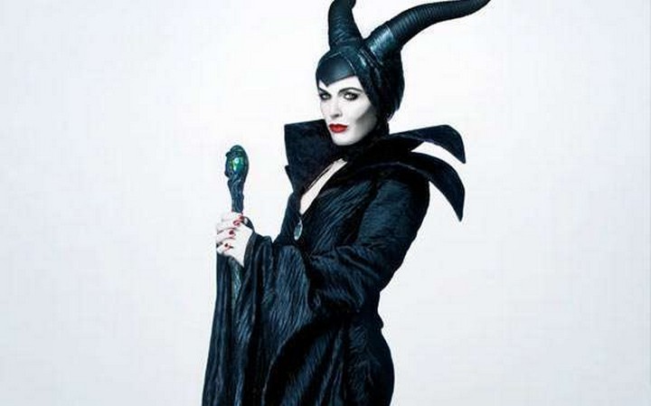 15 Best DIY Maleficent Costume Ideas - All Sands