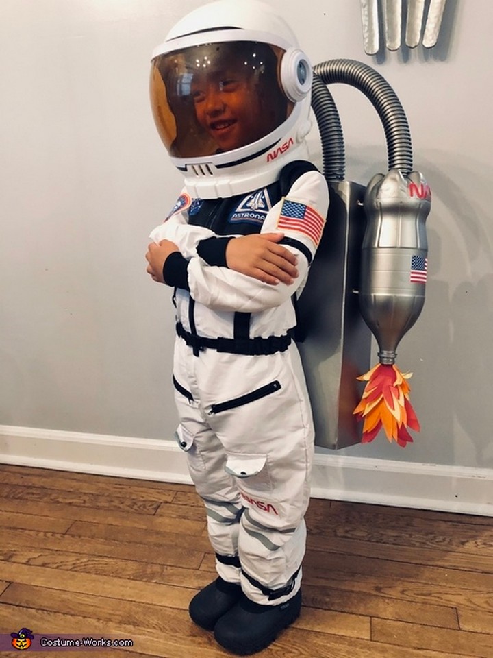 15 DIY Astronaut Costume Ideas For Space Lovers - All Sands